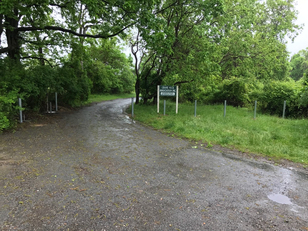 Crane Neck Beach Gate Installation | Crane Neck Association